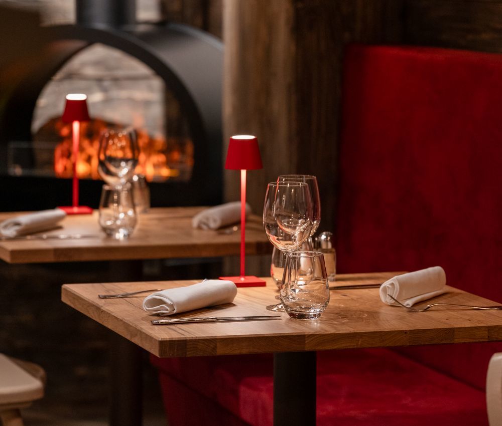 Edelweiss Restaurant - Enjoy the best fondues and raclettes in Geneva