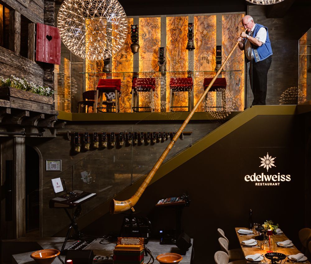 Edelweiss Restaurant - Enjoy the best fondues and raclettes in Geneva
