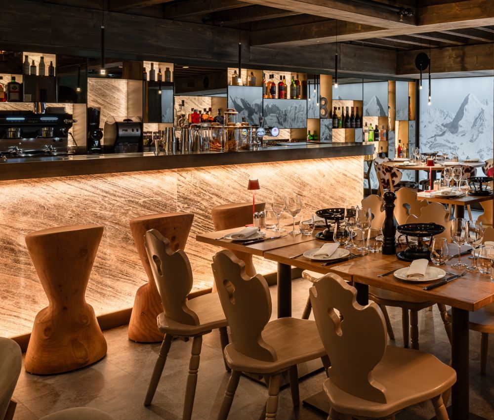 Edelweiss Restaurant - Enjoy the best fondues and raclettes in Geneva